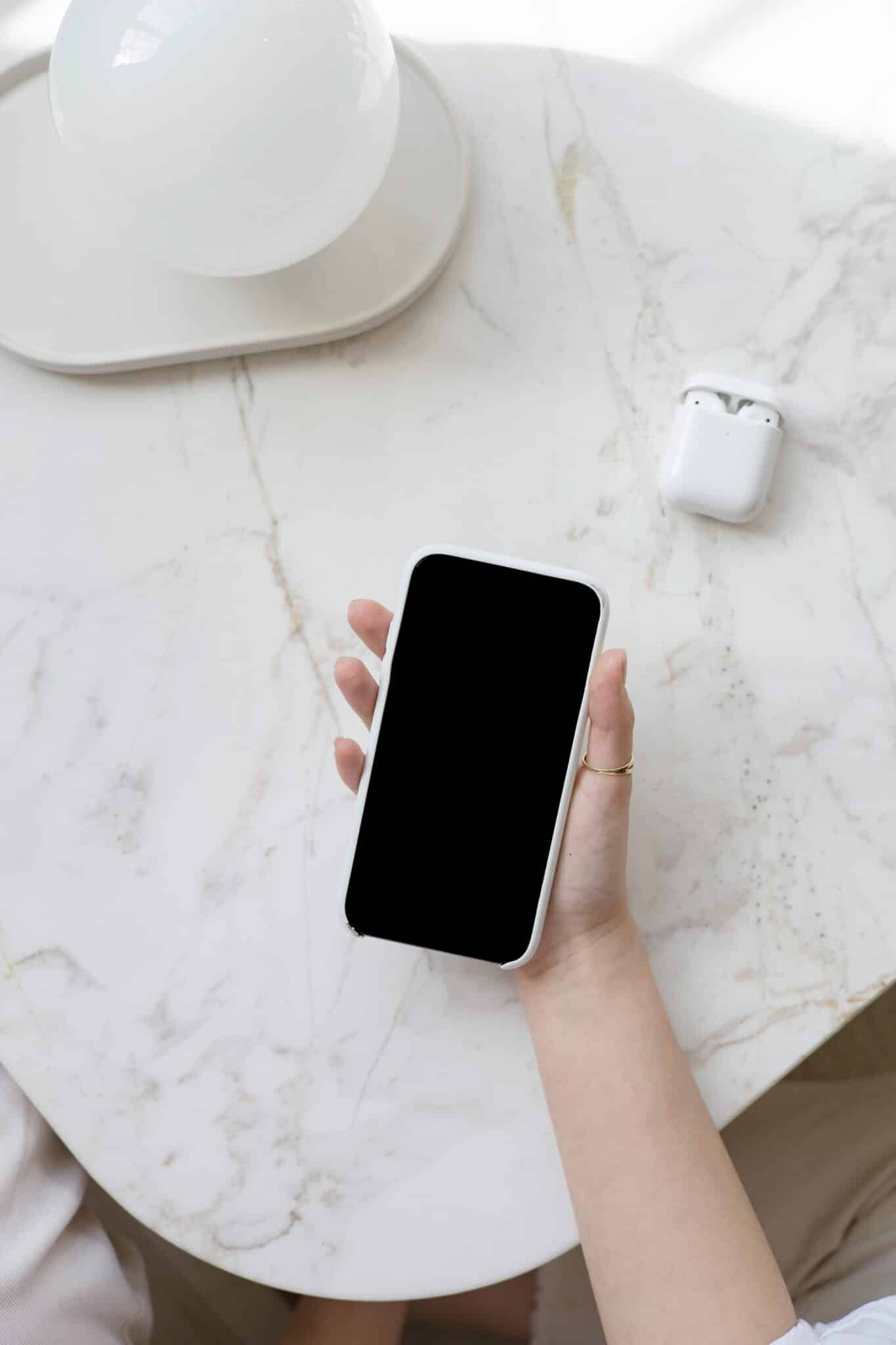 Neues iPhone 17 Pro zeigt Aluminiumdesign auf Bild - Apfelnews